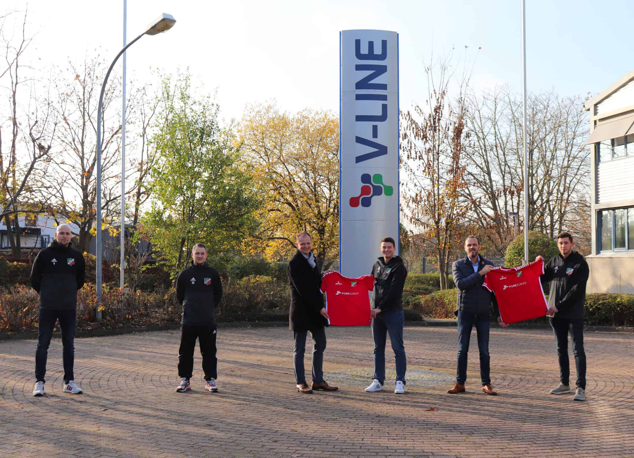 Neue Trikots für die 1. Herrenmannschaft: V-LINE EUROPE unterstützt ...