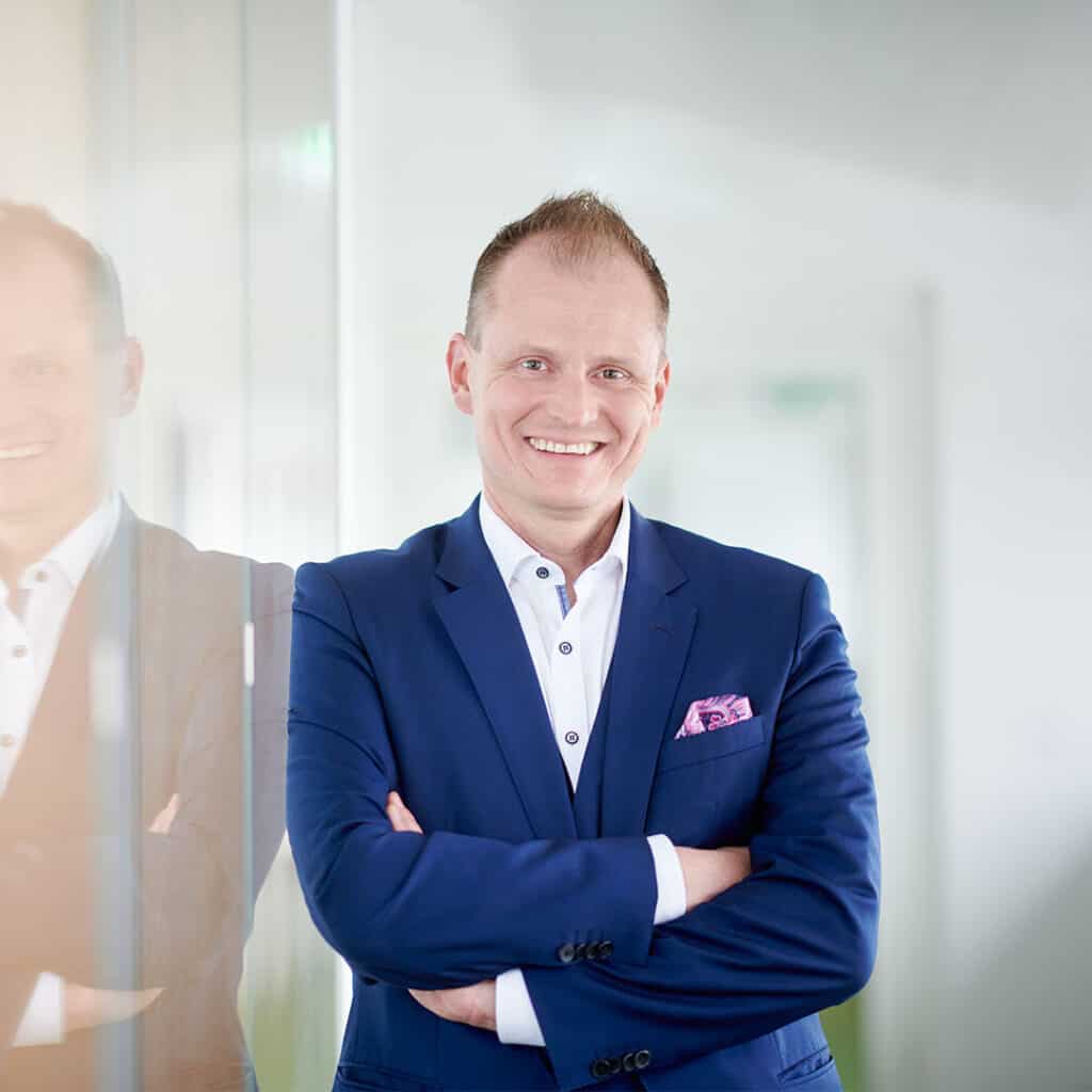 About - V-LINE GROUP